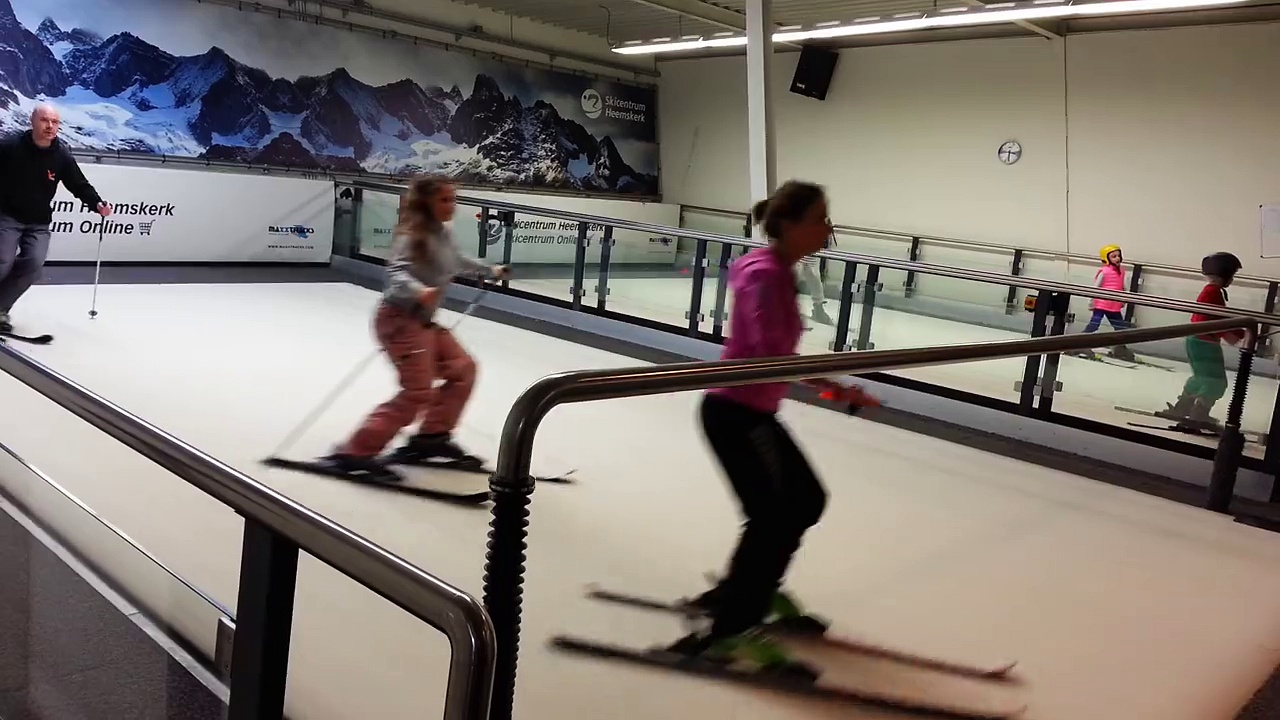 Ski sur tapis roulant - BangBuzz